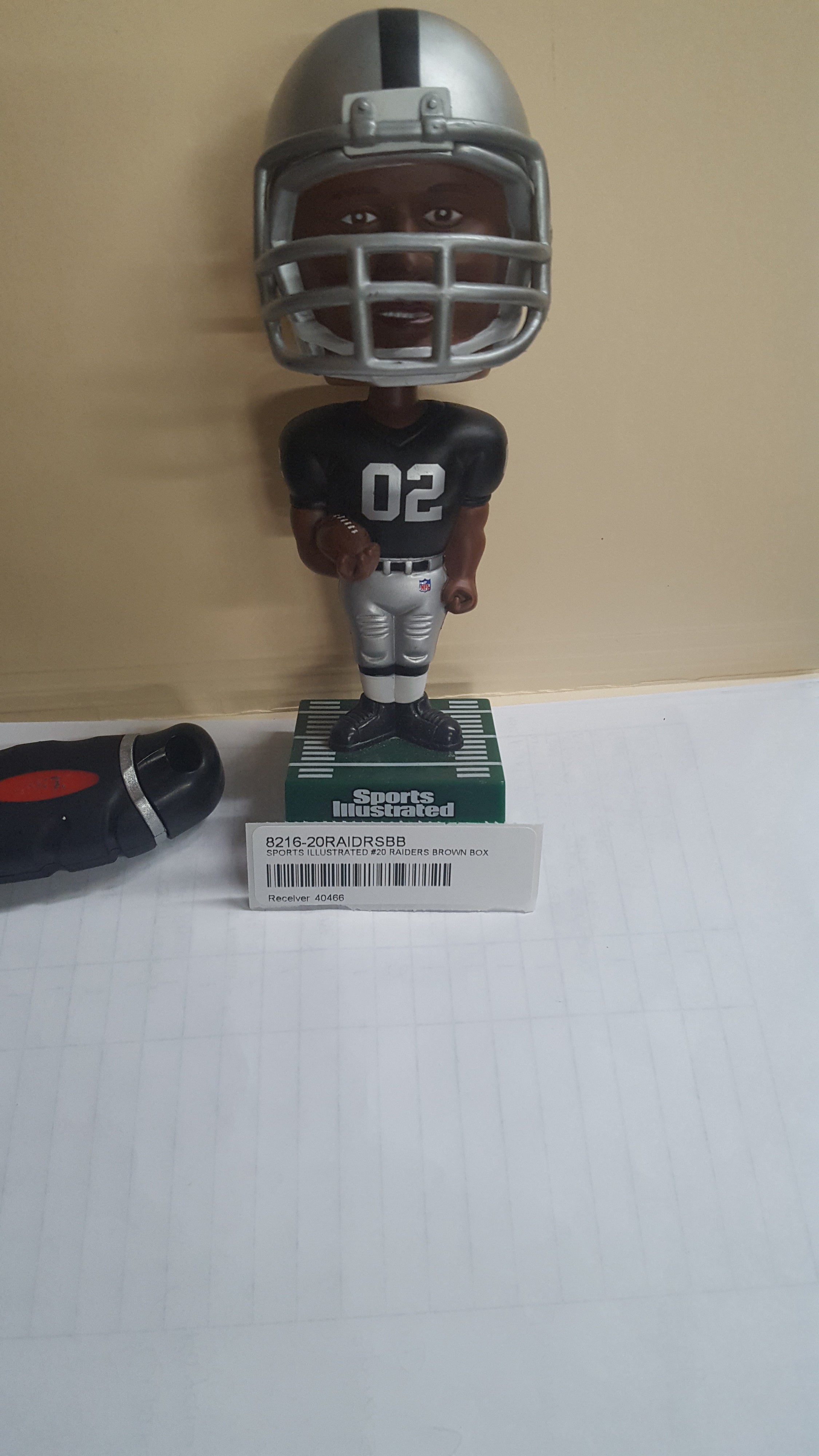 SPORTS ILLUSTRATED #20 RAIDERS BROWN BOX Bobblehead — BobblesGalore